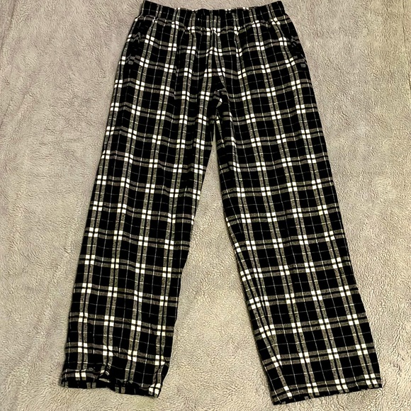 Other | Womens Xl Plaidback And White Pajama Pants | Poshmark